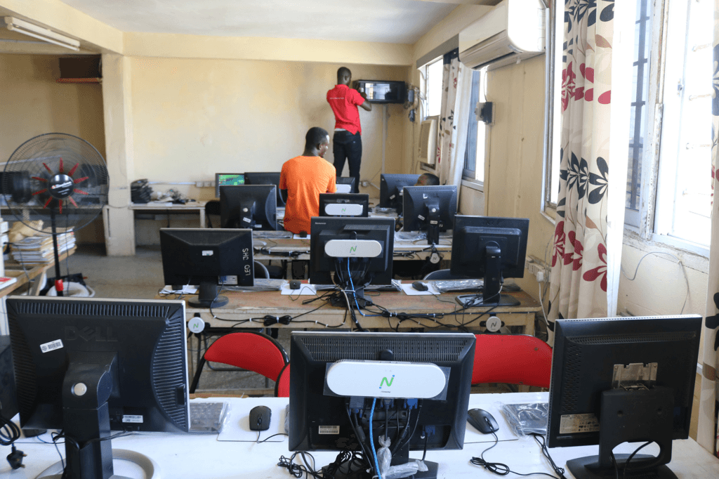 Leonardo School outfitted with 13-seater EDULab Premium - TECHAiDE